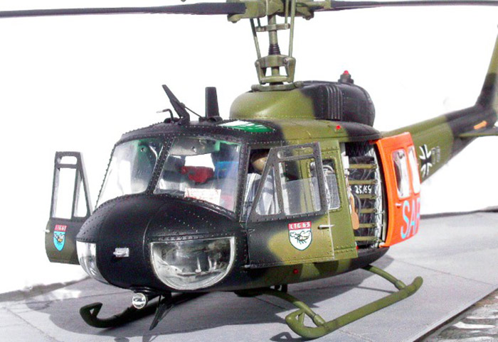 Helicopter Bell UH-1D SAR Scale: 1:72 Revell 04444